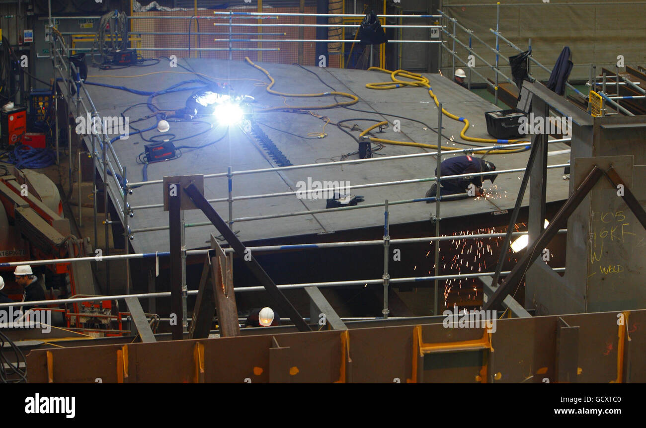 Defence carrier general view gv mangsk portsmouthshipbuilding hi-res ...