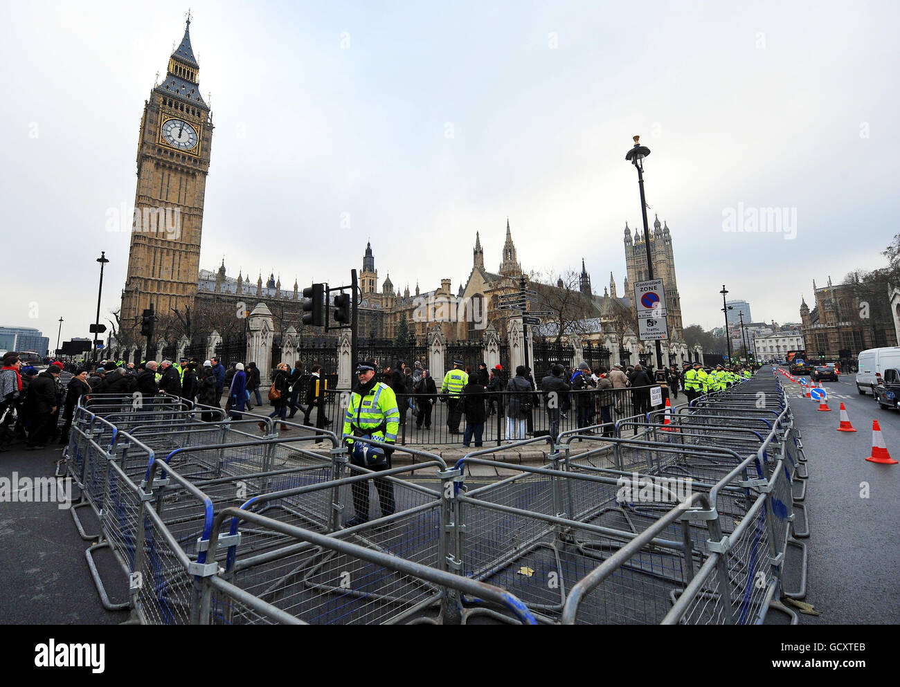 Protests outside the house of commons hi-res stock photography and ...