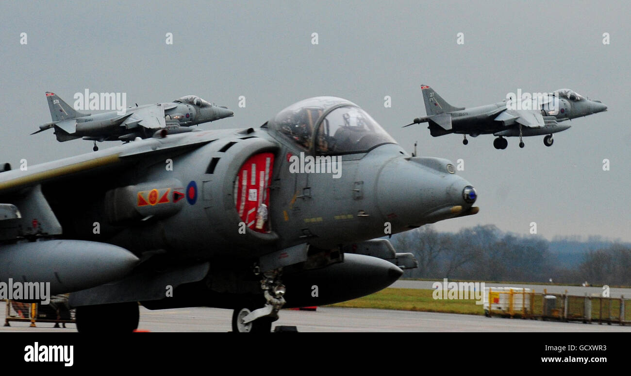 Harrier jump jets hi-res stock photography and images - Alamy