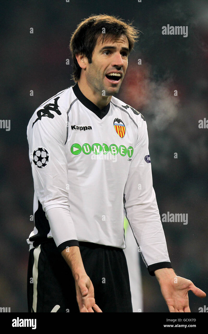 Old trafford david albelda hi-res stock photography and images - Alamy