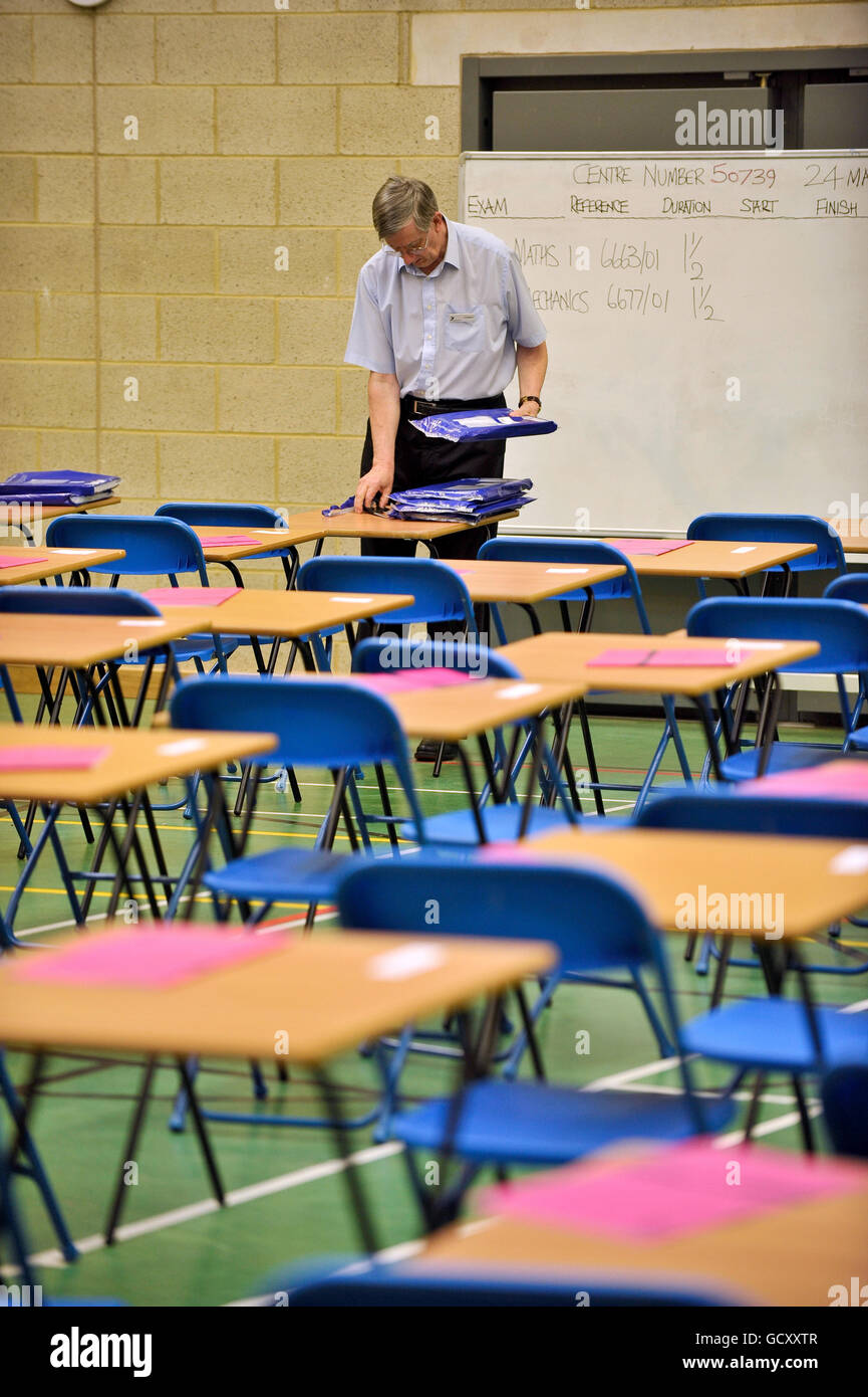 Invigilator exam hi-res stock photography and images - Alamy