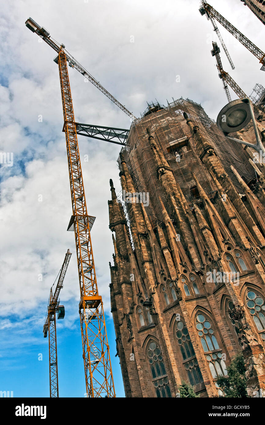 Basilica Temple Expiatori de la Sagrada Família, Expiatory Church of ...