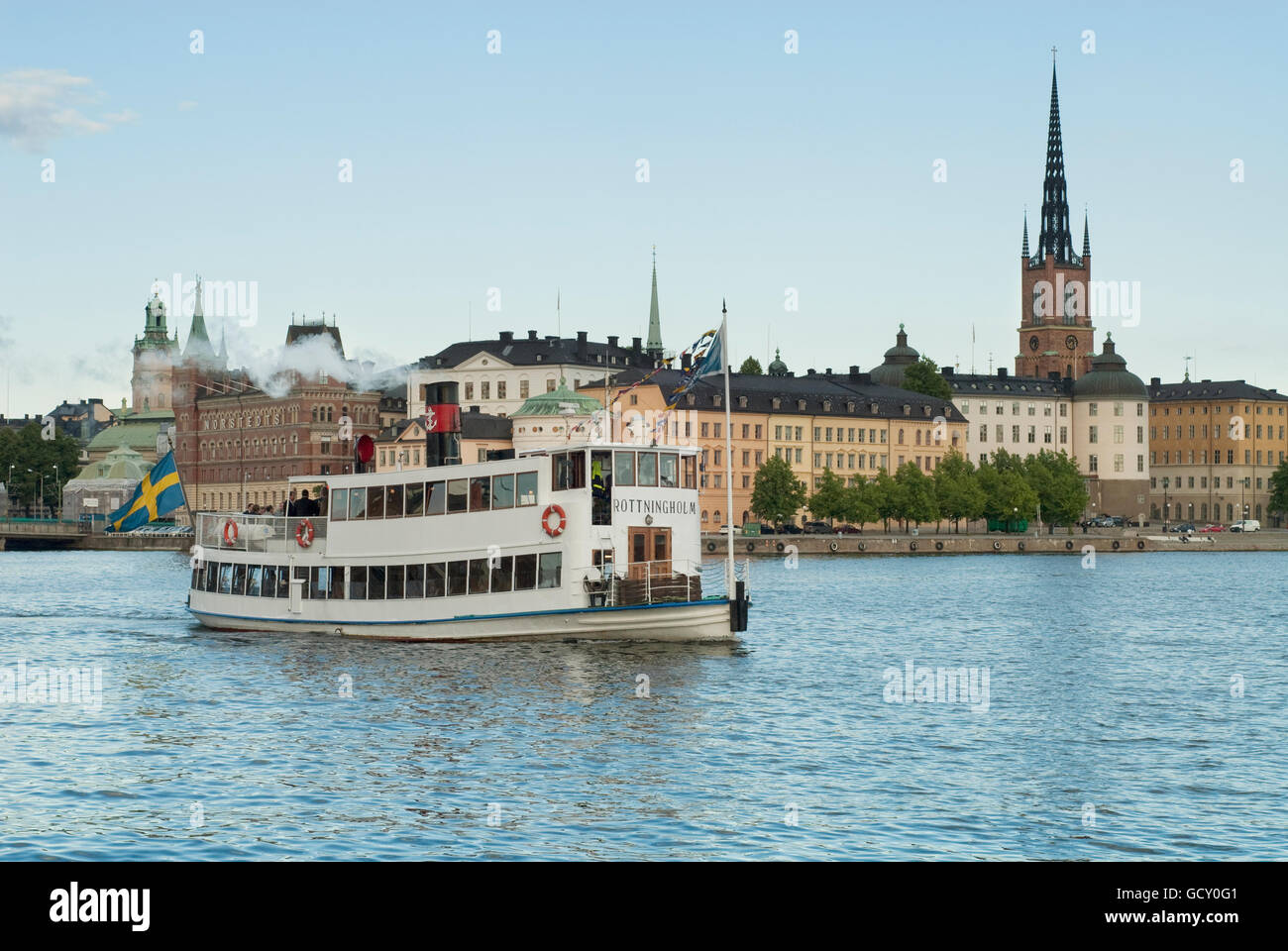 Back view ferry boat passengers hi-res stock photography and images - Alamy