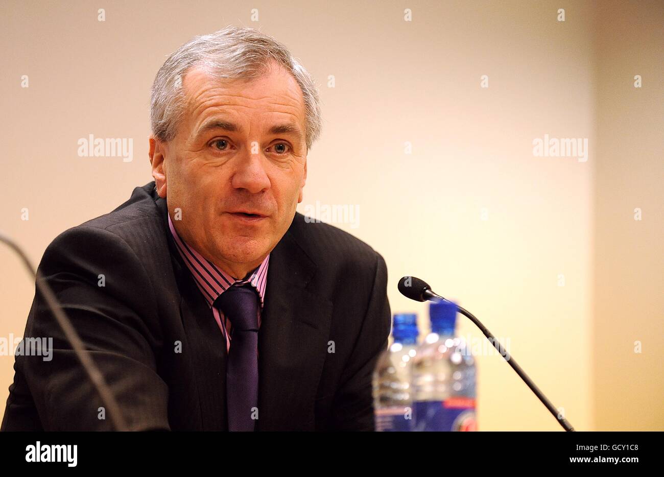 Peter varney hi-res stock photography and images - Alamy