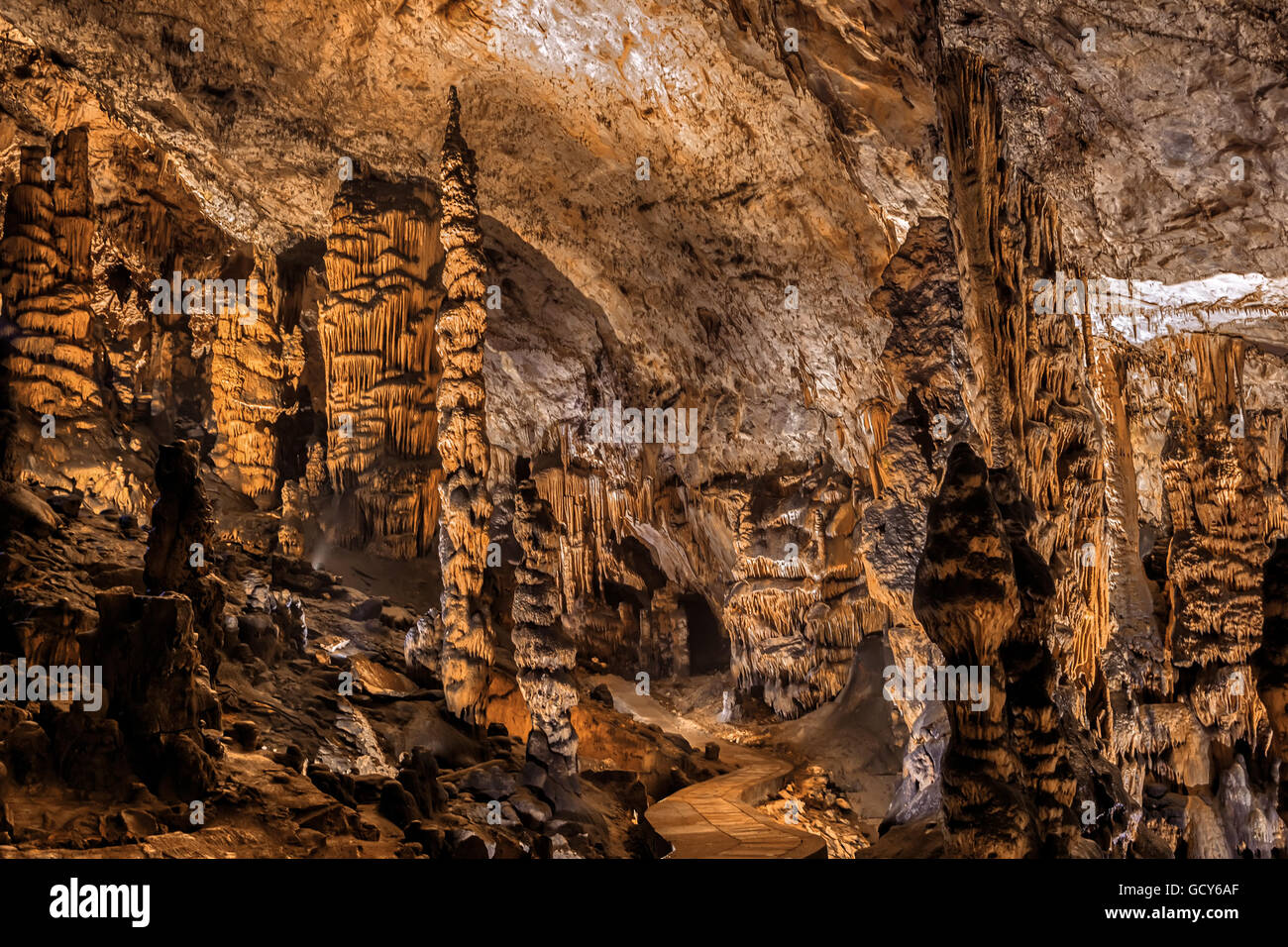 Karst cave flowstone hi-res stock photography and images - Alamy