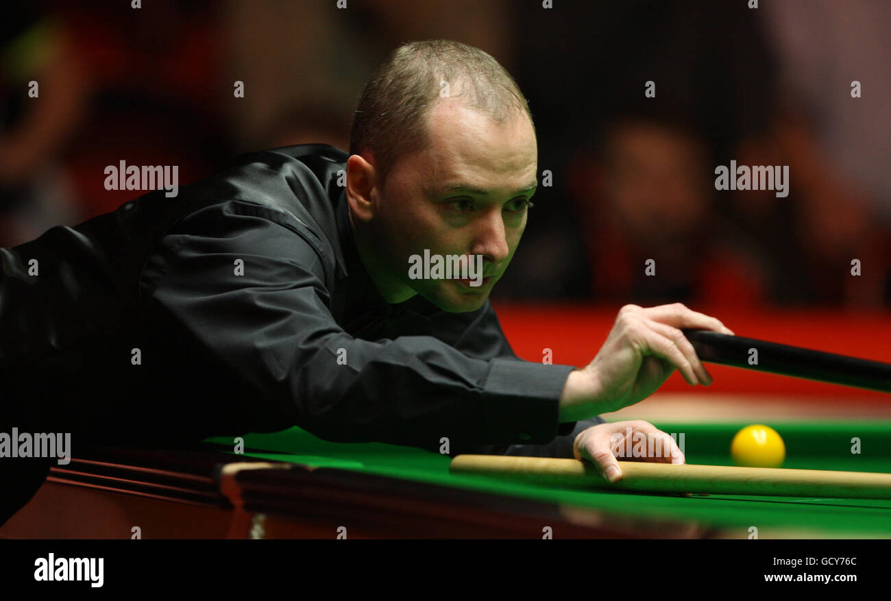 Sport snooker graeme dott john higgins hi-res stock photography and ...