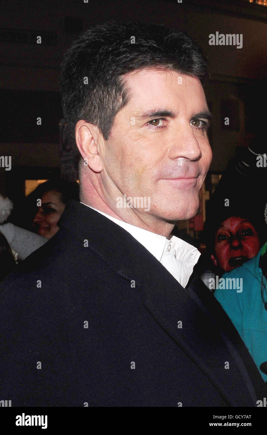 X-Factor 2010 - Hometown gigs Stock Photo - Alamy