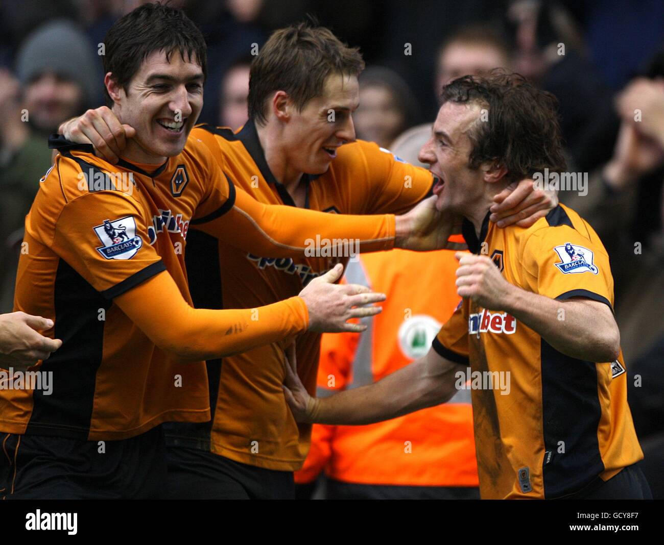 Wolverhampton Wanderers' Stephen Hunt (right) celebrates scoring his ...