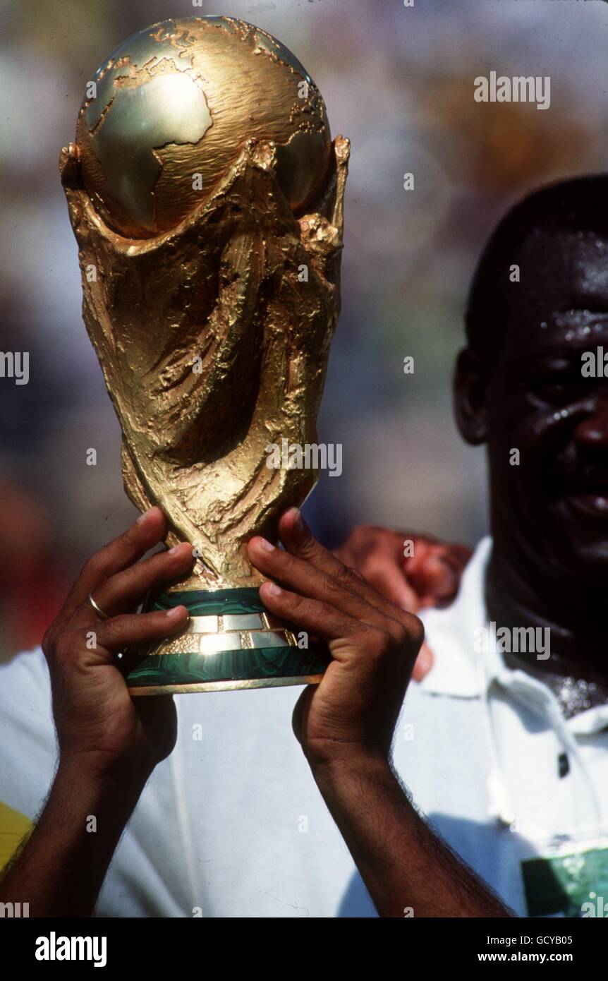 WORLD CUP FINAL SOCCER. The World Cup Trophy Stock Photo - Alamy