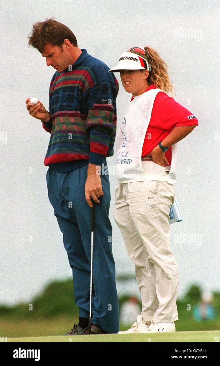 Caddie hi-res stock photography and images - Alamy