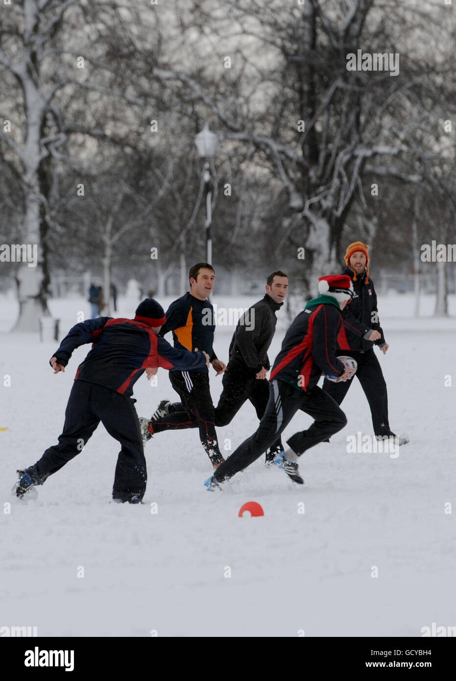 Thick snow hi-res stock photography and images - Alamy