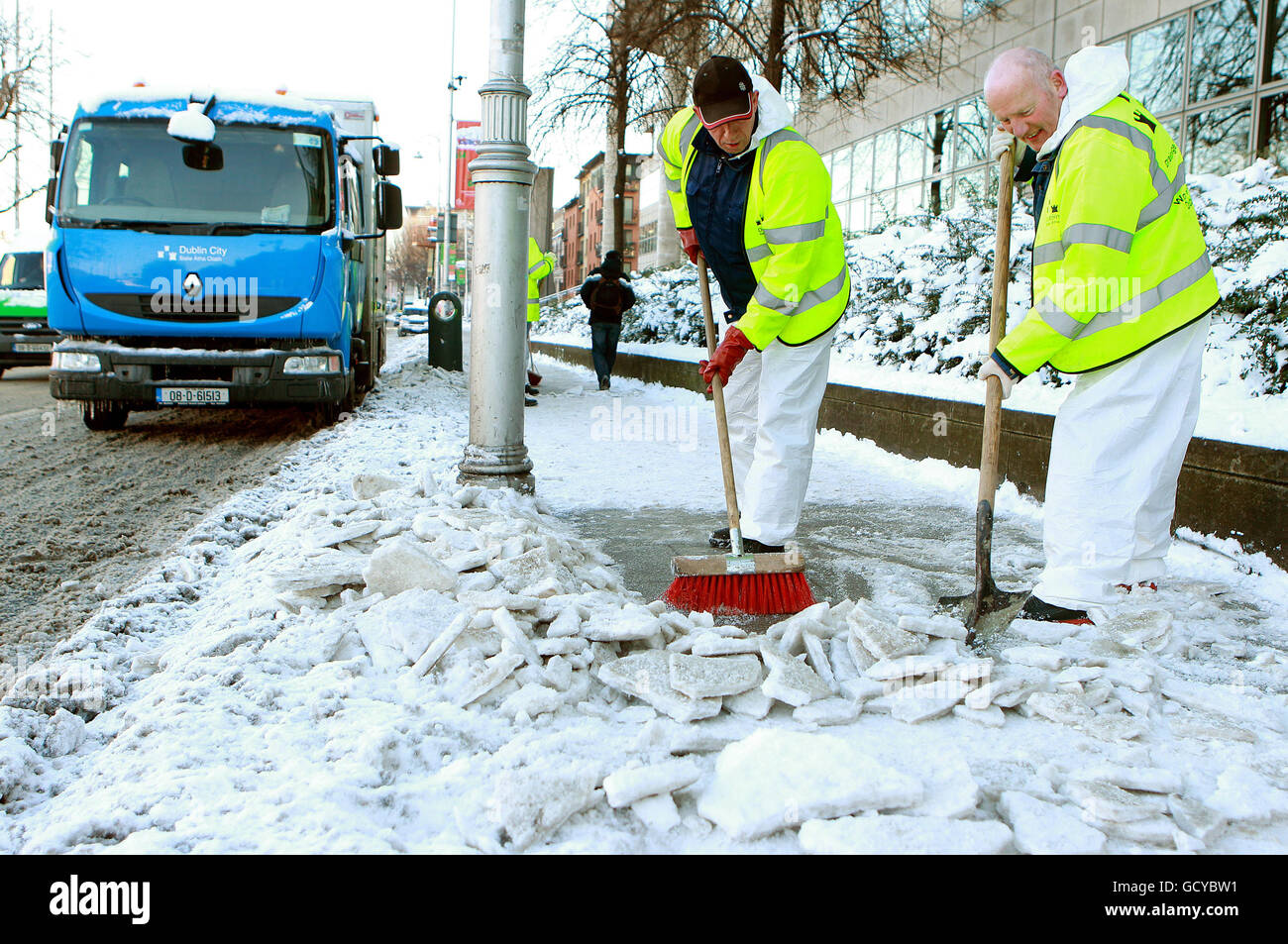 County Council workers clear snow as heavy winter snows and freezing ...