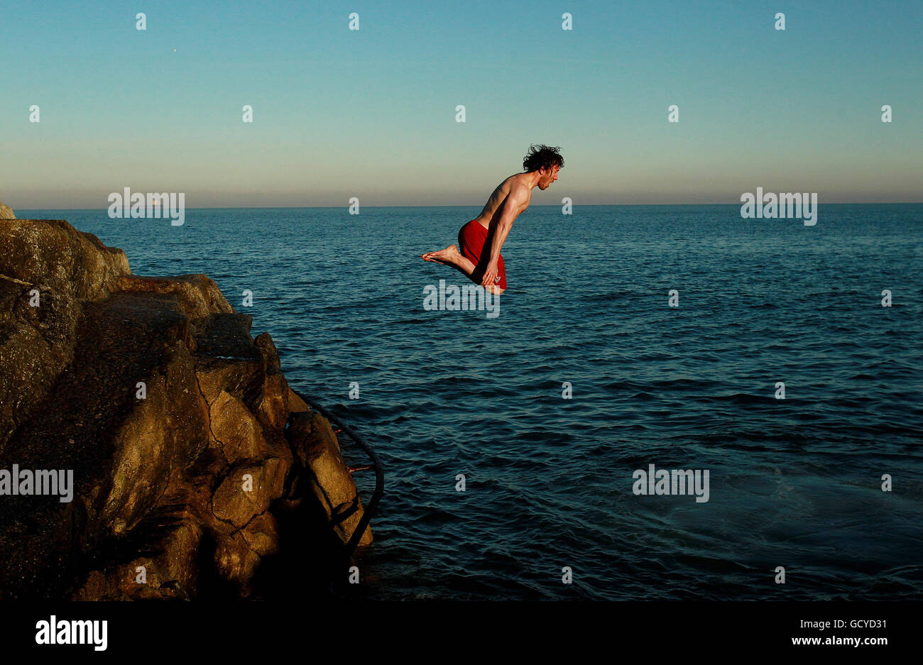 People dive into icy waters in the Irish Sea during the Christmas Day ...