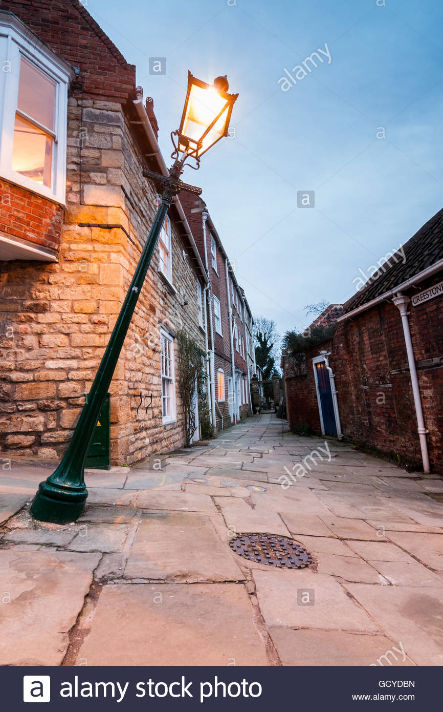Leaning Street Lamp Stock Photos & Leaning Street Lamp Stock Images - Alamy