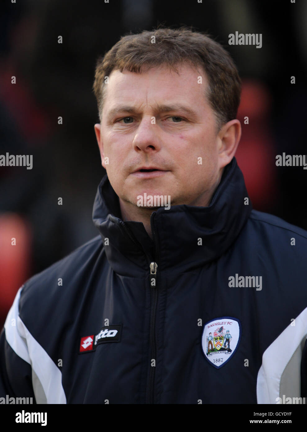 Barnsley manager mark robins hi res stock photography and images Alamy