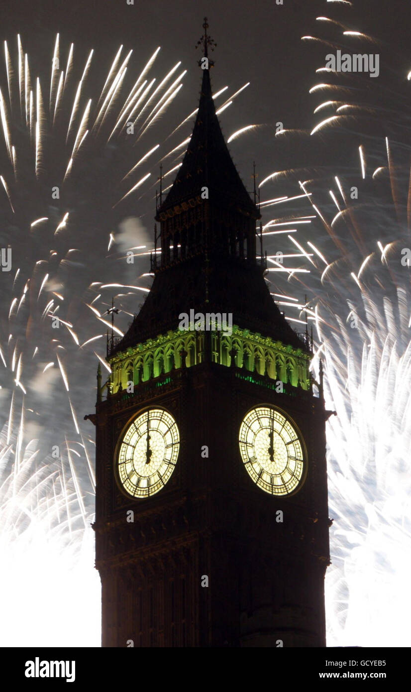 London fireworks houses of parliament hi-res stock photography and ...
