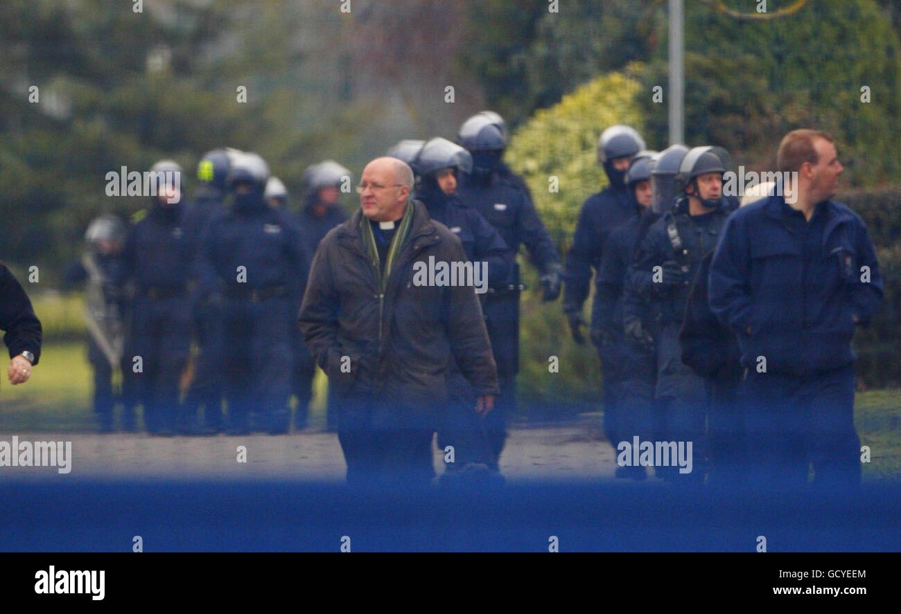 Prison priest hi-res stock photography and images - Alamy
