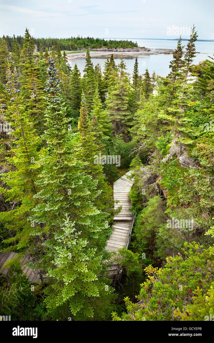 Mingan archipelago national park hi-res stock photography and images ...