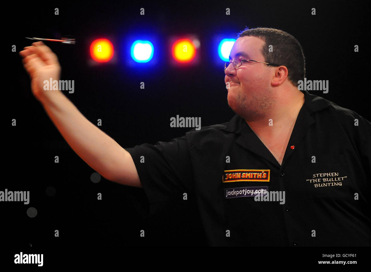 England's Stephen Bunting in action against England's Dean Winstanley ...