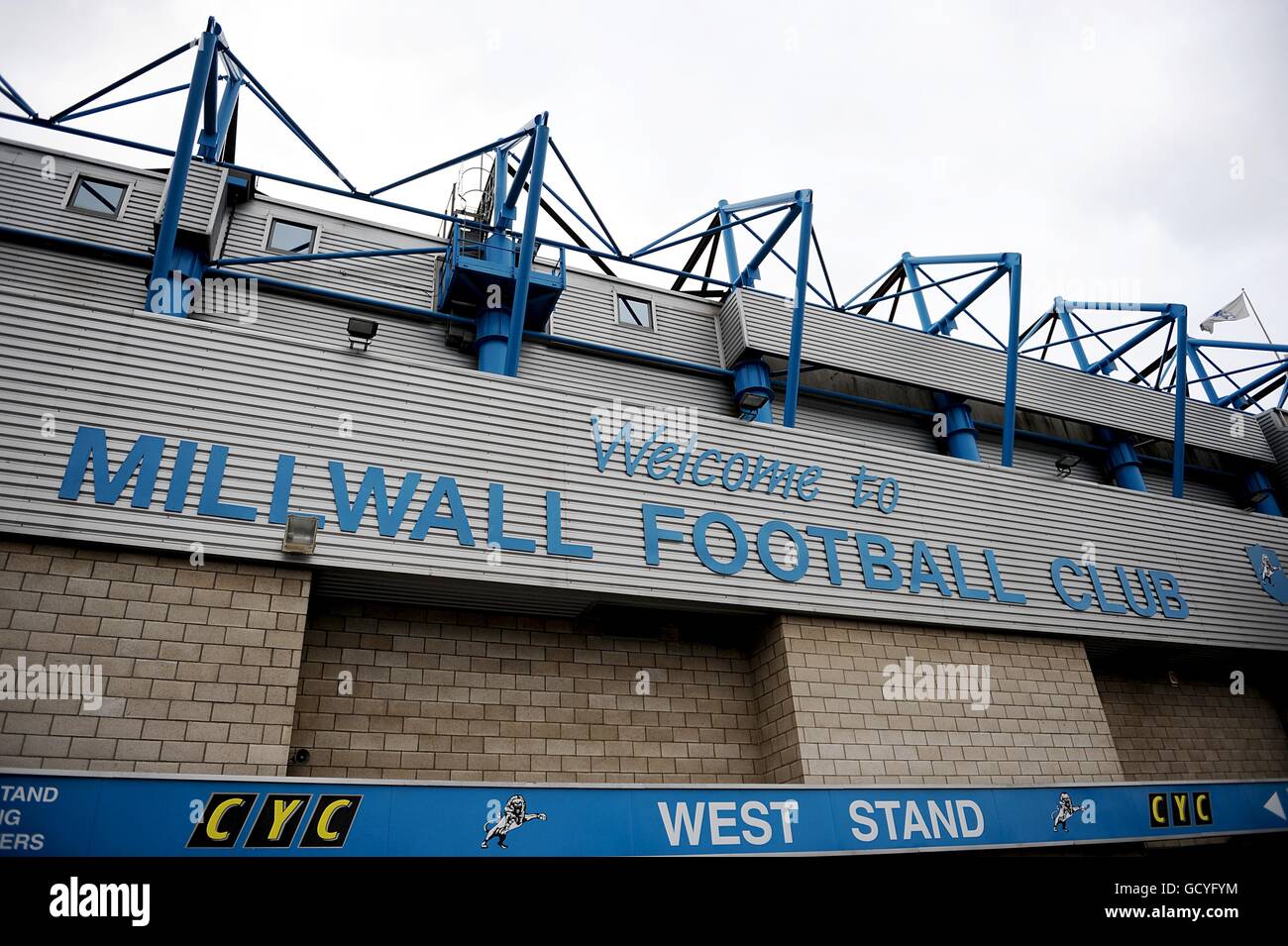 The new den general millwall hi-res stock photography and images - Alamy
