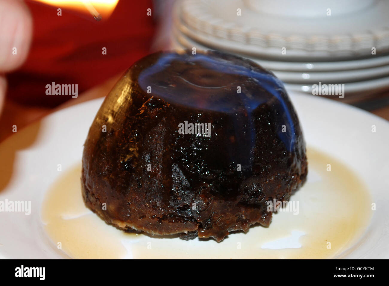 Christmas pudding alight hi-res stock photography and images - Alamy
