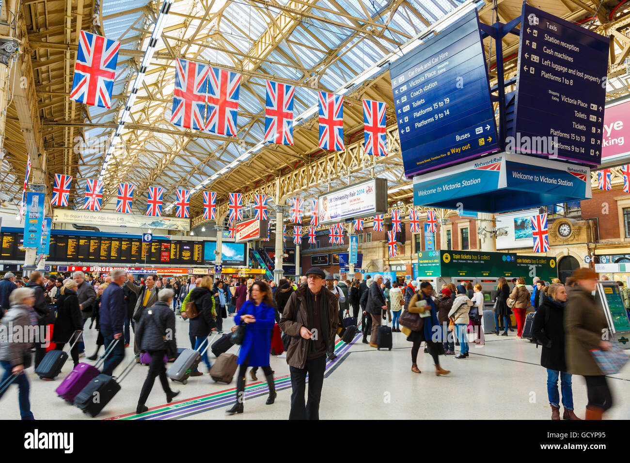 Brighton train station hi-res stock photography and images - Alamy