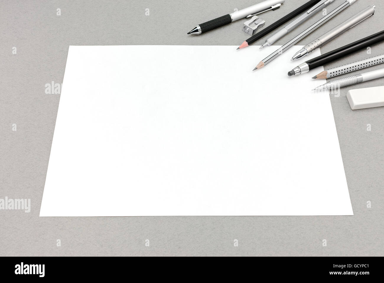 Blank drawing paper hi-res stock photography and images - Alamy