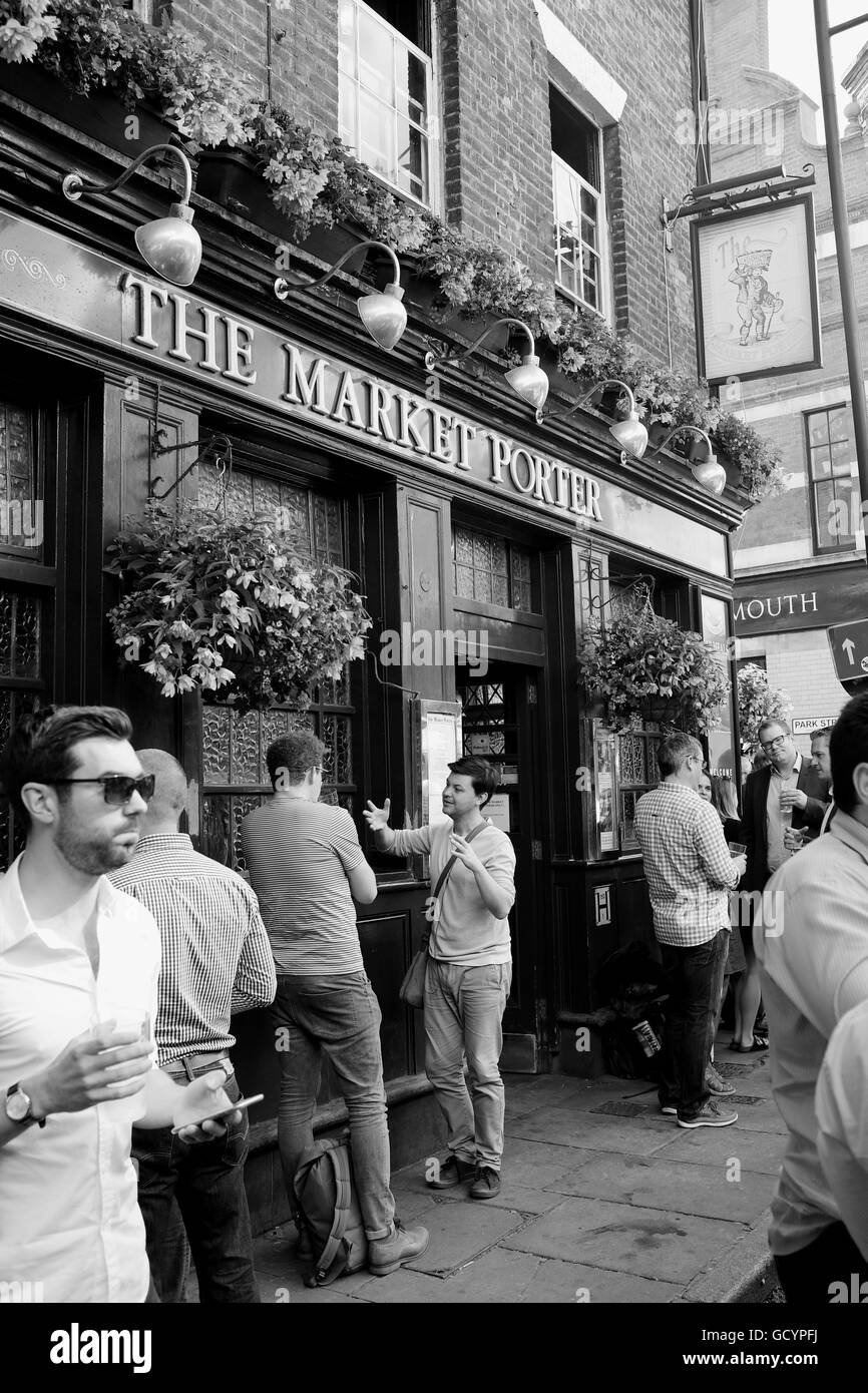 Borough market pubs hi-res stock photography and images - Alamy