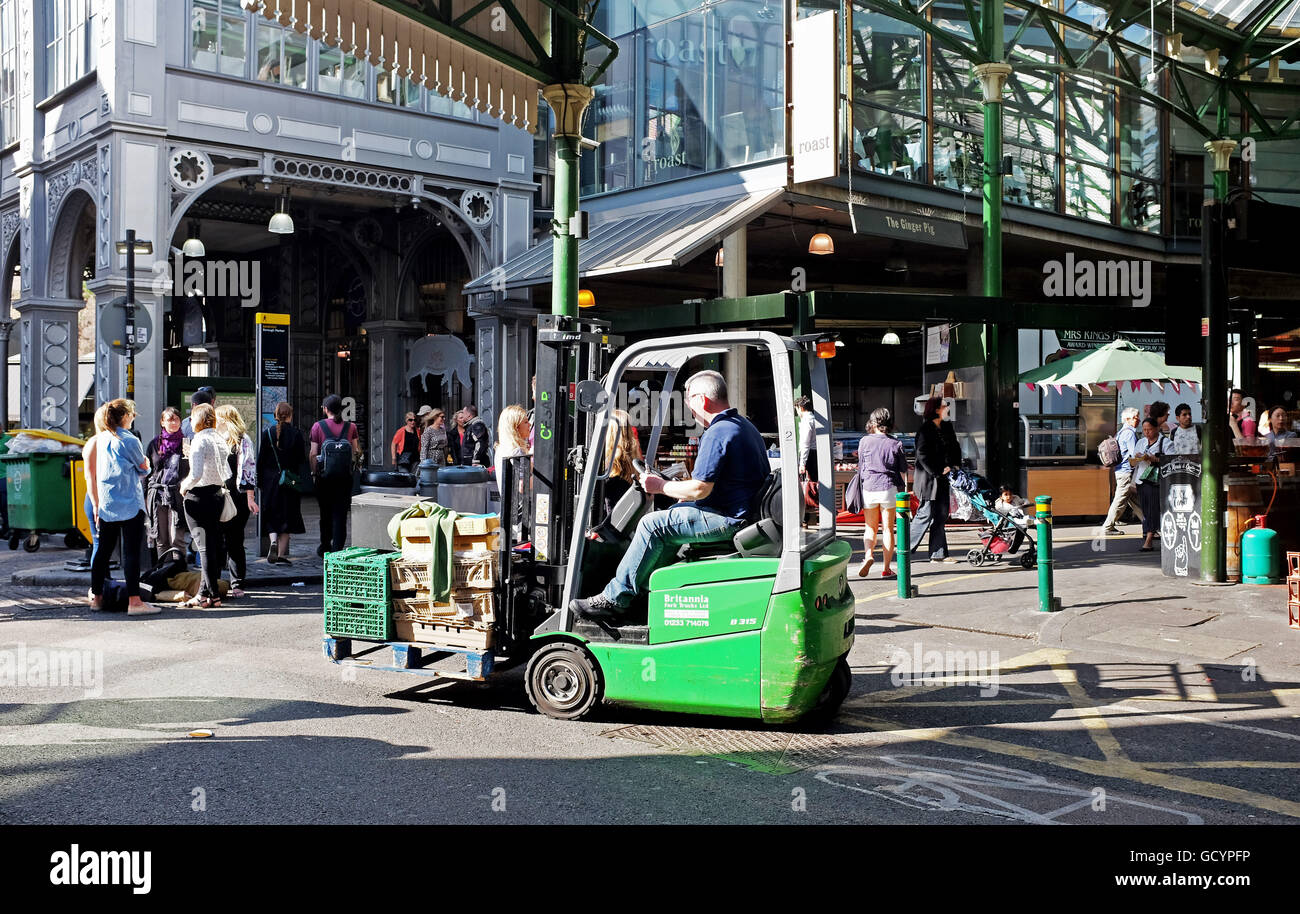 Lift market hi-res stock photography and images - Alamy