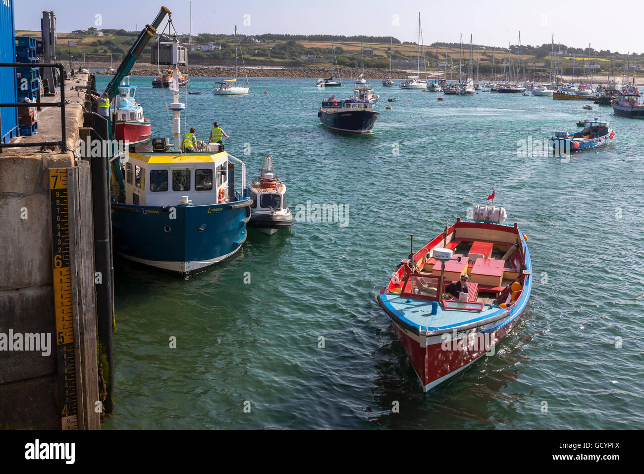 Scilly ferries hi-res stock photography and images - Alamy