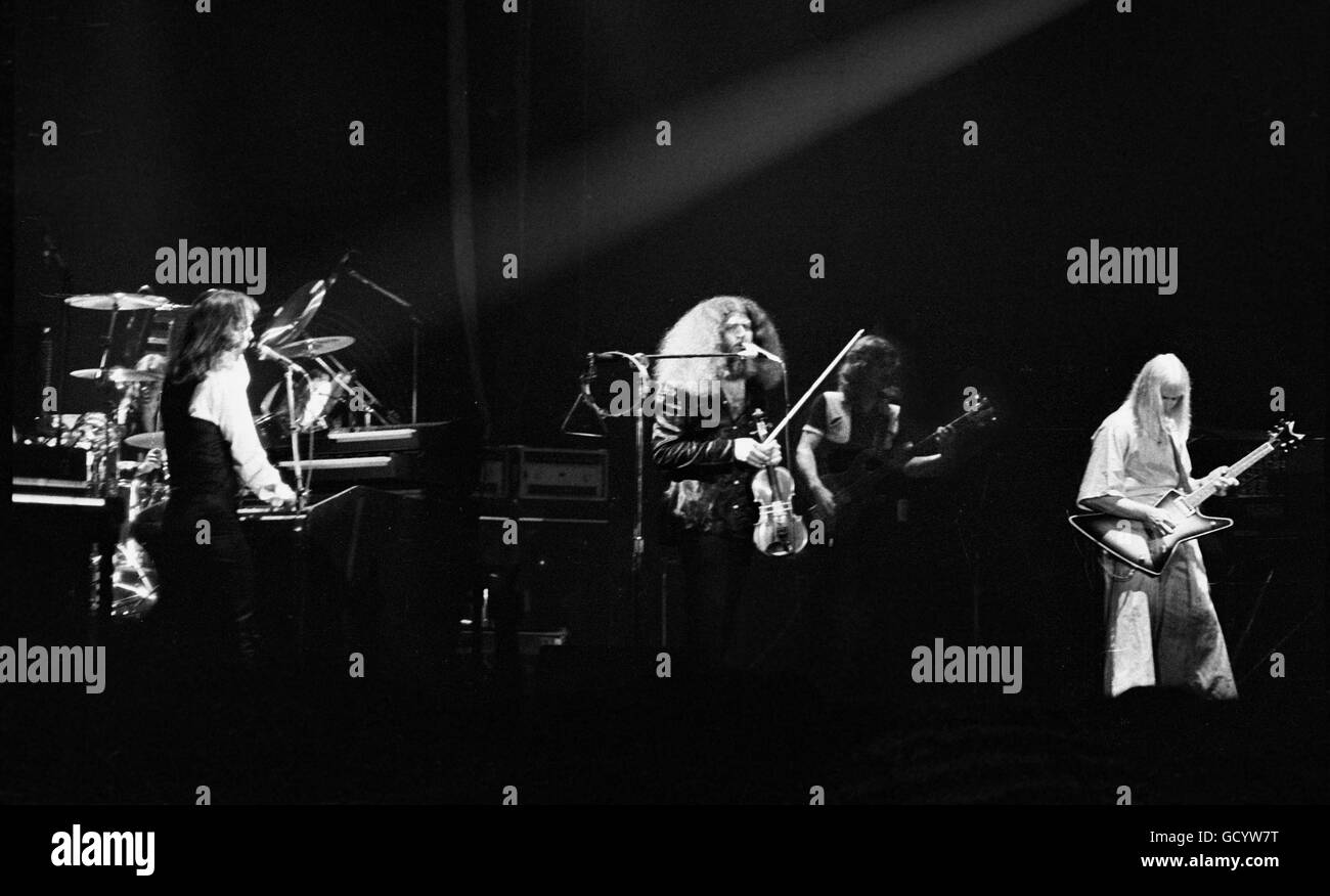 Kansas rock band original lineup hi-res stock photography and images ...