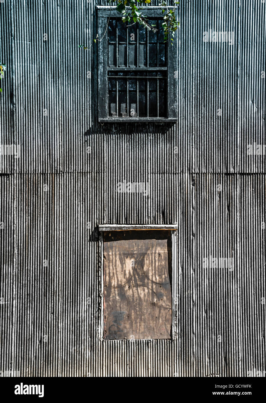 Corrugated metal building hi-res stock photography and images - Alamy