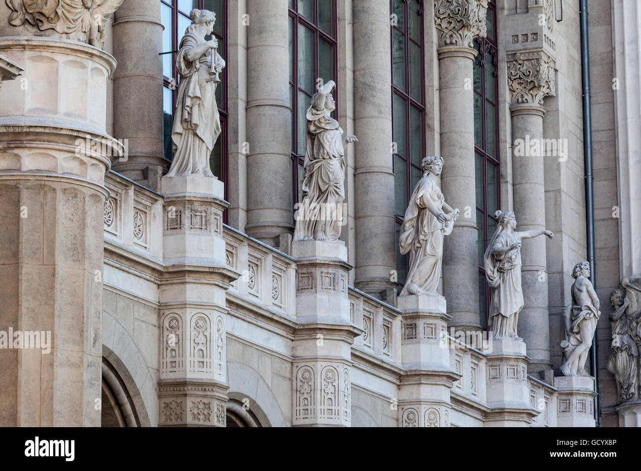 Historical building facade hi-res stock photography and images - Alamy