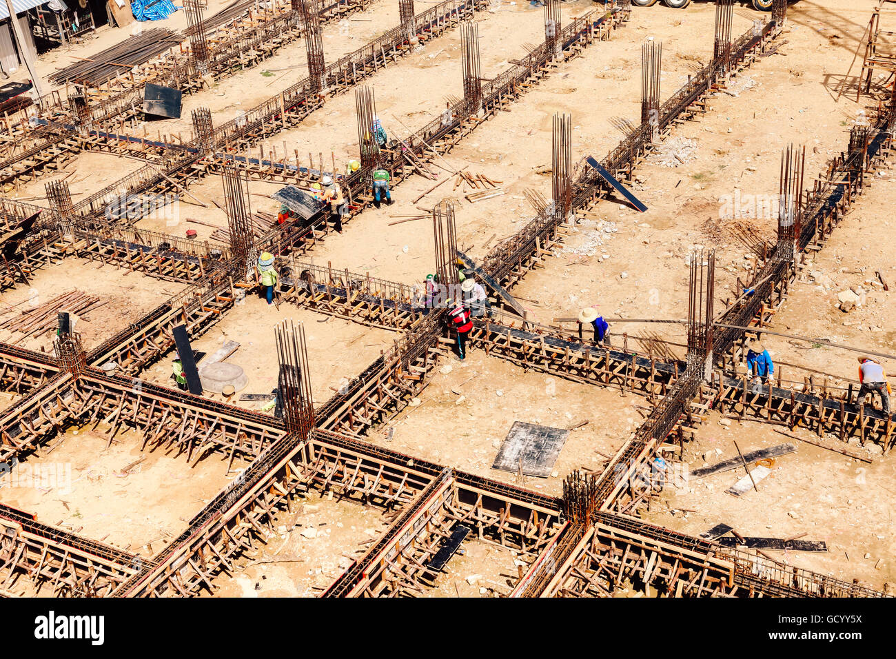 Skyscraper foundation hi-res stock photography and images - Alamy