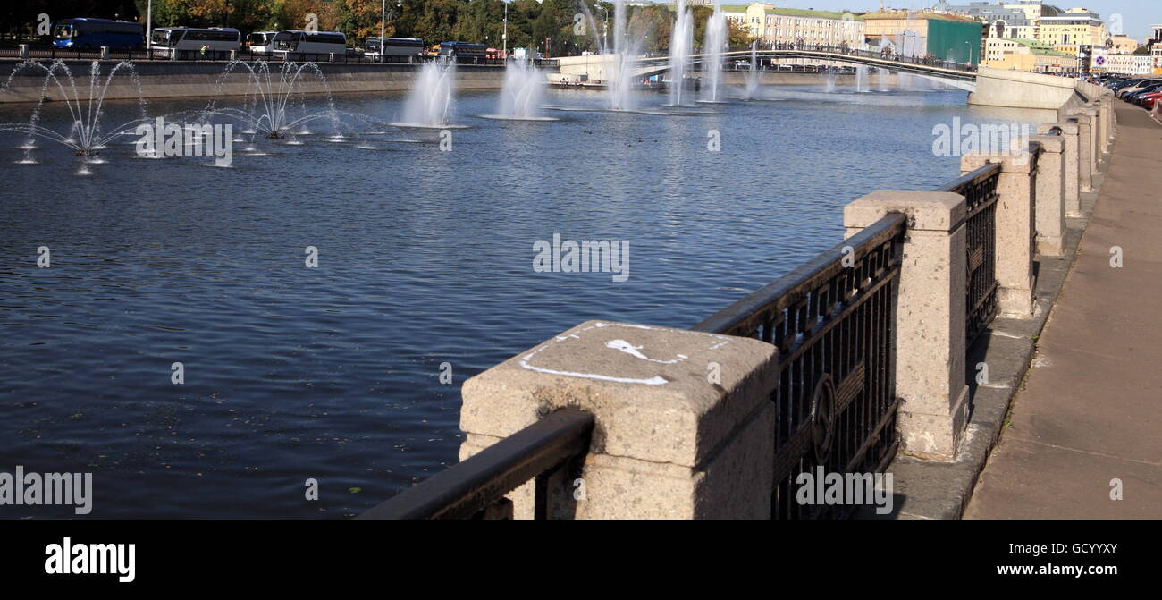 many fountain on river Stock Photo - Alamy