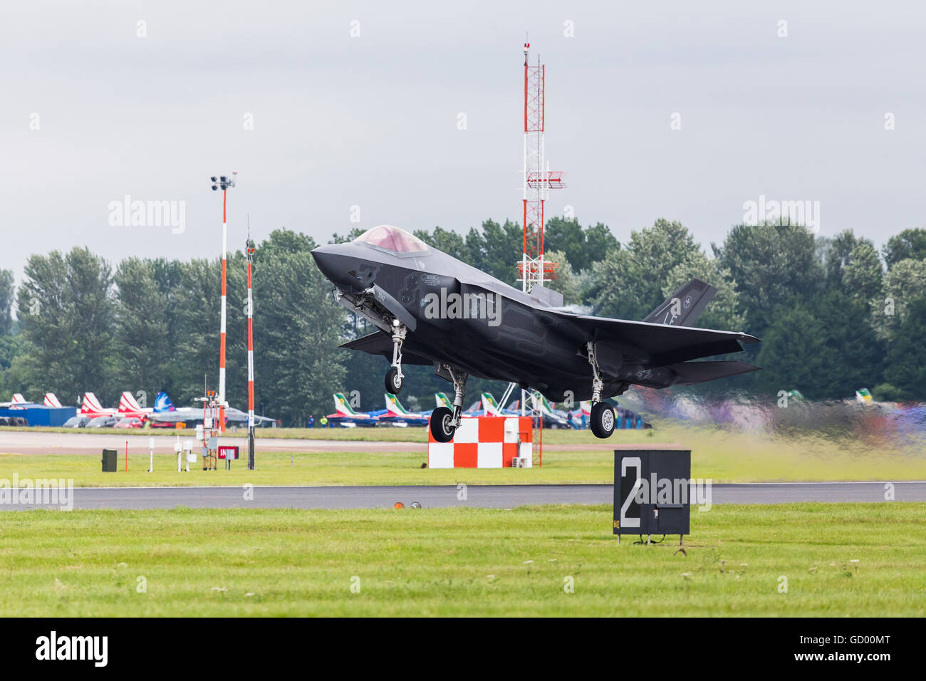 Usaf f 35a lightning ii stealth fighter hi-res stock photography and ...