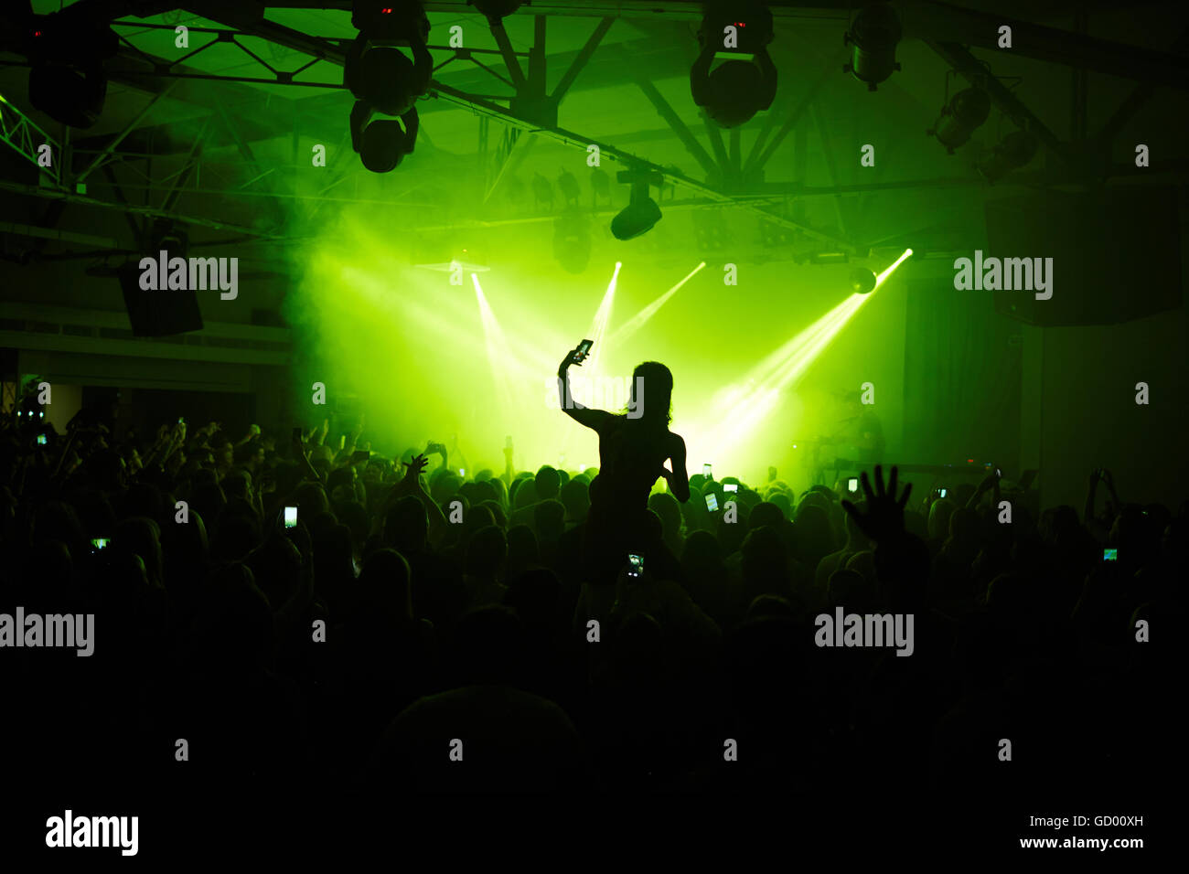 Pop concert crowd hi-res stock photography and images - Alamy