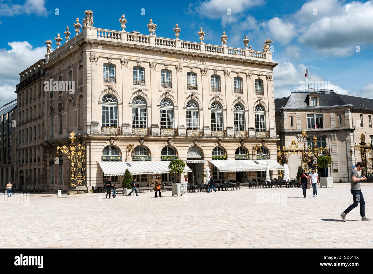 Grand place images hi-res stock photography and images - Alamy