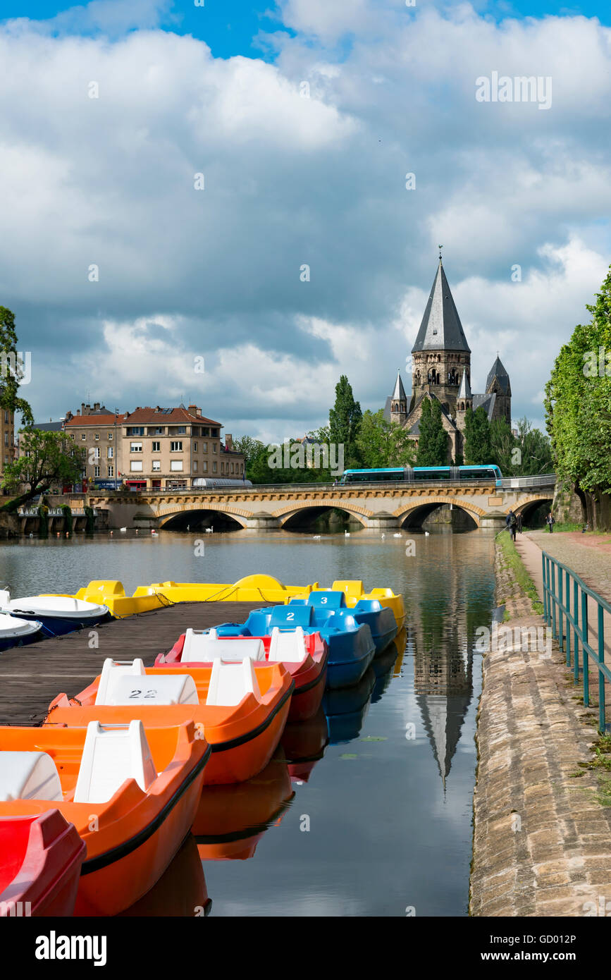 Temples canals hi-res stock photography and images - Alamy