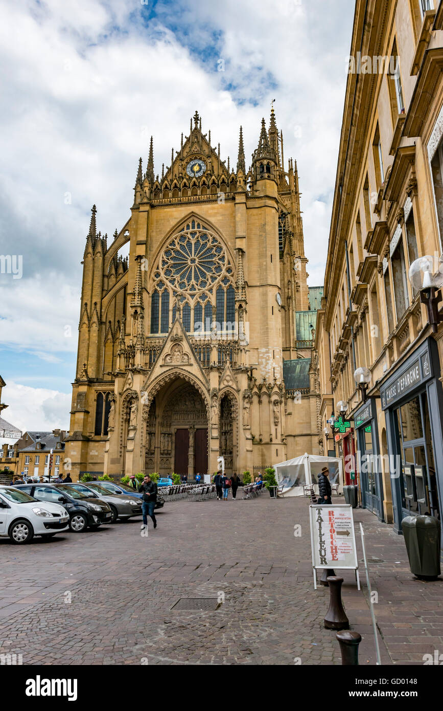 Metz france stephen cathedral hi-res stock photography and images - Alamy