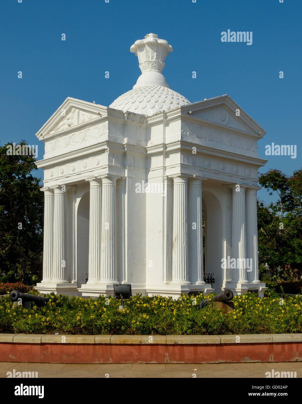 The Aayi Mandapam monument in the Bharathi park, Pondicherry, India ...