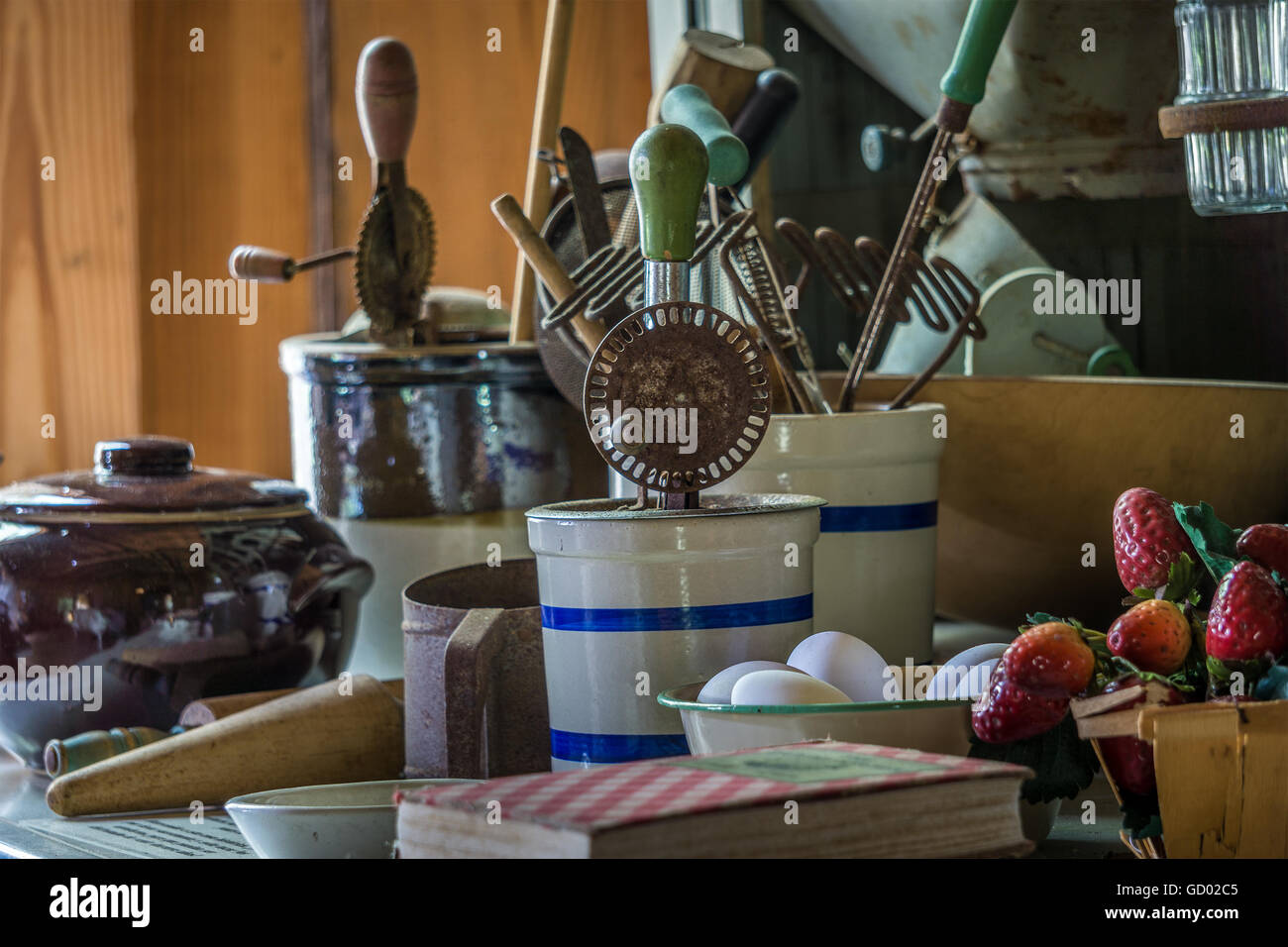 Kitchen circa 1900 hi-res stock photography and images - Alamy