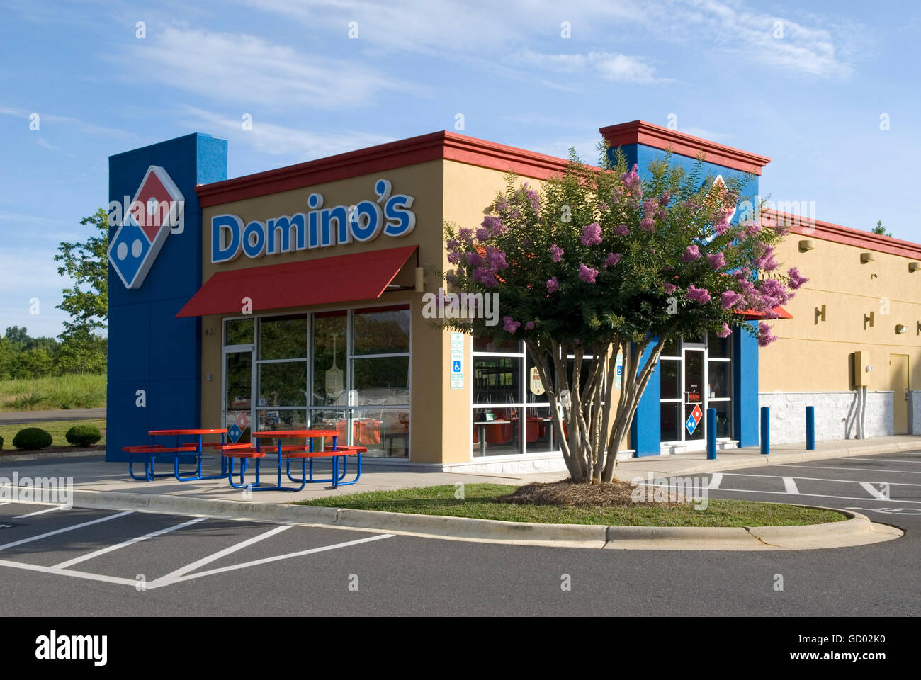 Exterior view with sign of Domino’s Pizza restaurant in the United ...
