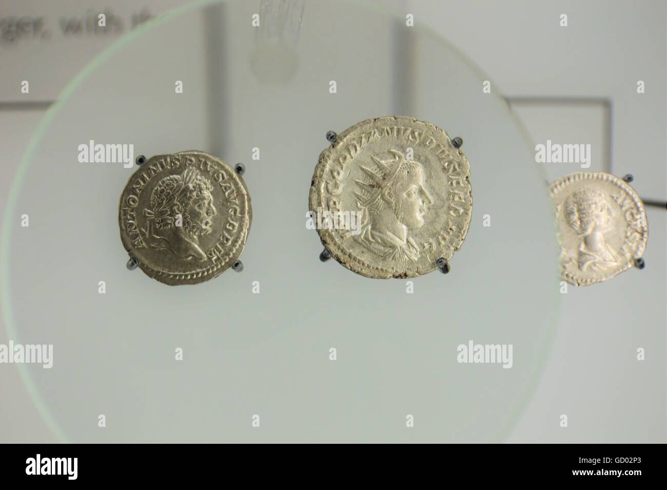 Silver roman coins hi-res stock photography and images - Alamy