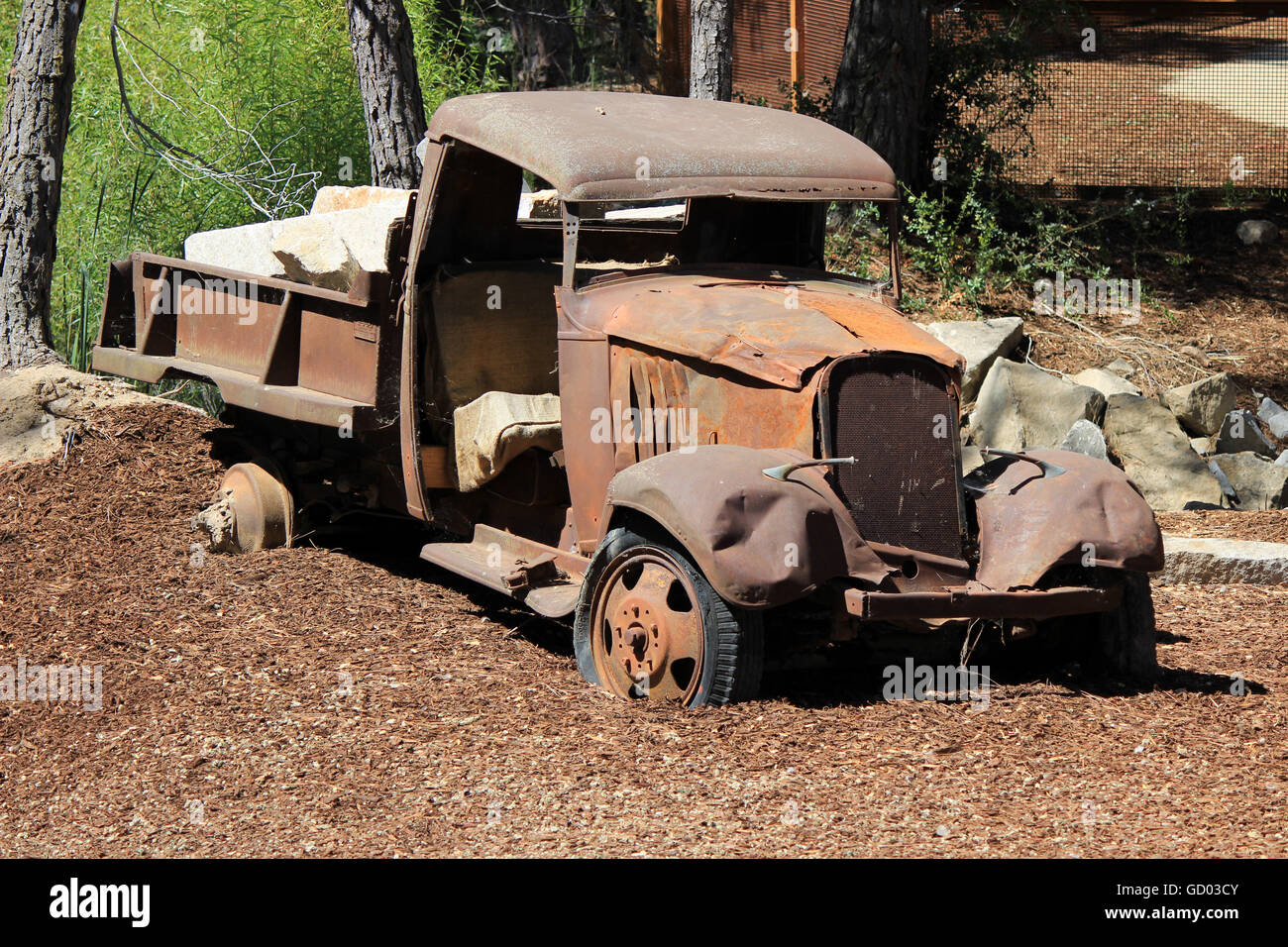 Rusted truck hi-res stock photography and images - Alamy