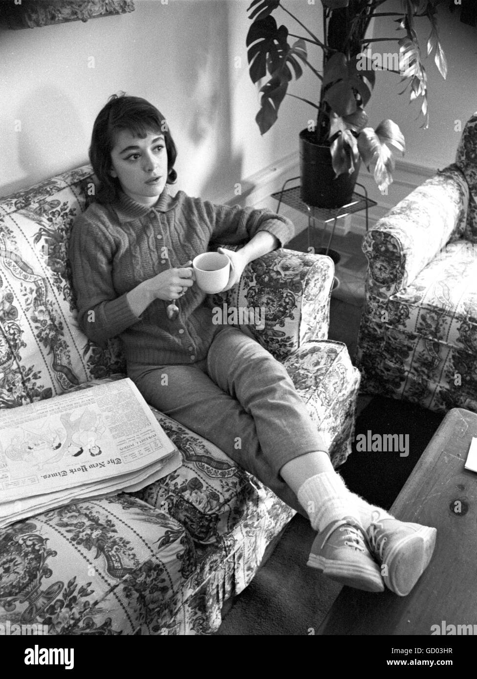 Anna Maria Alberghetti at home in 1961 Stock Photo - Alamy