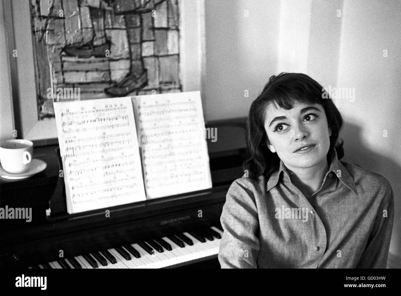 Anna maria alberghetti hi-res stock photography and images - Alamy