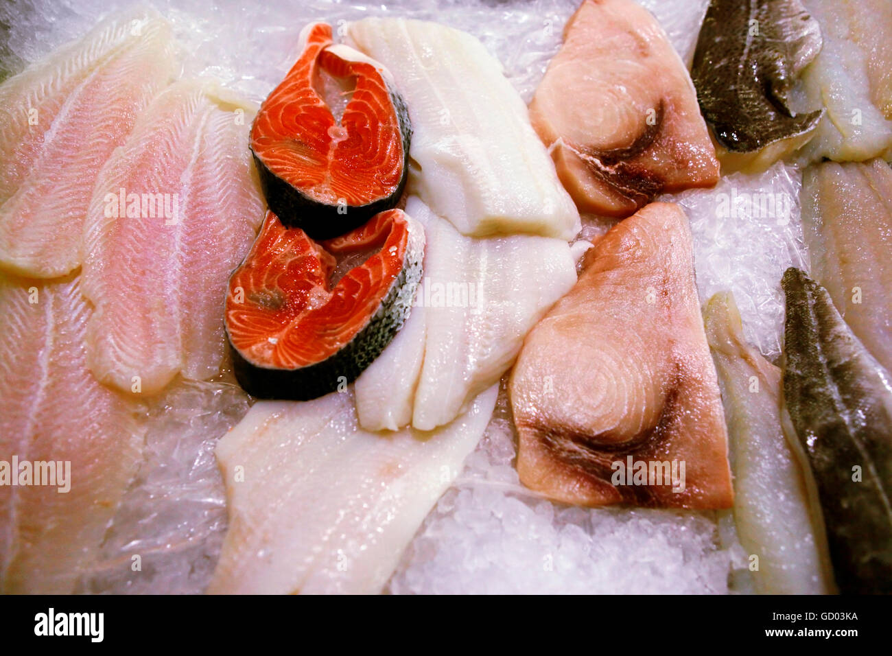 Fresh fish at a fish market Stock Photo - Alamy