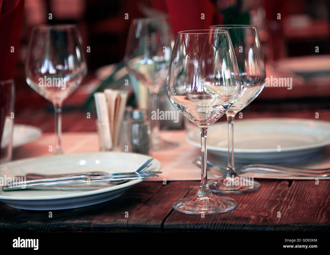 Empty fancy restaurant hi-res stock photography and images - Alamy