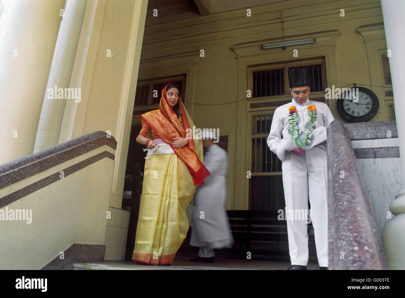 Parsi women hi-res stock photography and images - Alamy